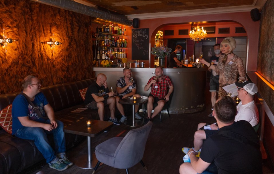 Heile Welt – Ten Visit